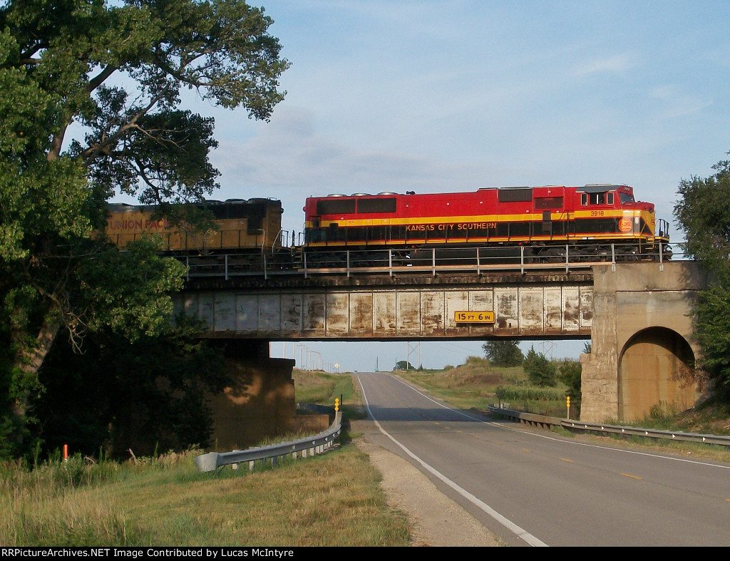 KCS 3918 westbound UP manifest train